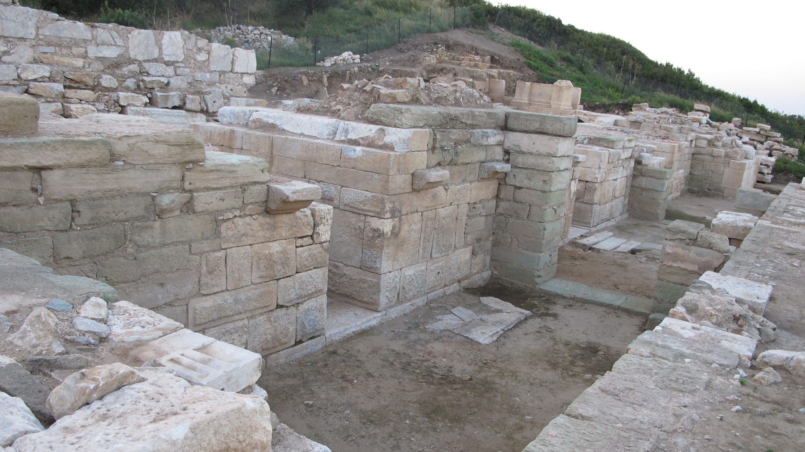 Parion Tiyatrosu – Parion Kazısı Resmi Web Sitesi